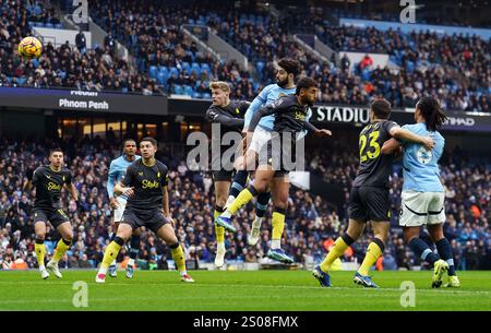 Josko Gvardiol of Manchester City heads on goal during the Premier ...