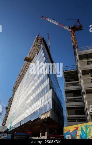 TRIANGLE TOWER PARIS Stock Photo - Alamy