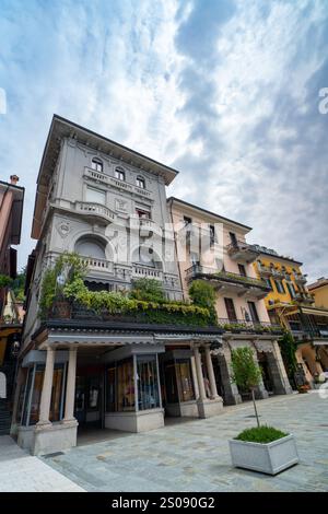 Architectural details at ground level of the historic Hamilton Hotel ...