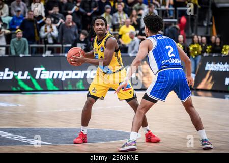 Ludwigsburg, Deutschland. 26th Dec, 2024. John Patrick (MHP Riesen ...