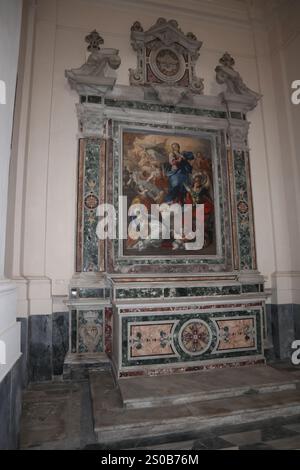 Salerno - Altare della Cappella Pinto nel Duomo di San Matteo Stock ...