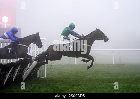 Julius Des Pictons ridden by Gavin Sheehan (right) on their way to ...