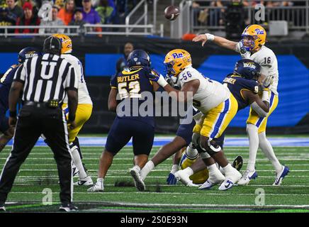 Toledo defensive lineman Darius Alexander runs in the 40-yard dash at ...