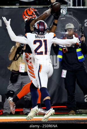 Denver Broncos' Riley Moss makes a catch before an NFL football game ...