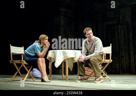 Imogen Stubbs (Emma), Douglas Hodge (Jerry) in BETRAYAL by Harold ...