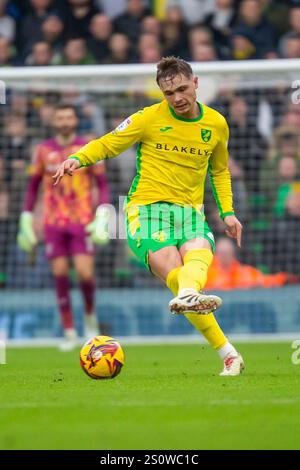 Callum Doyle of Norwich City passes the ball during the Sky Bet ...