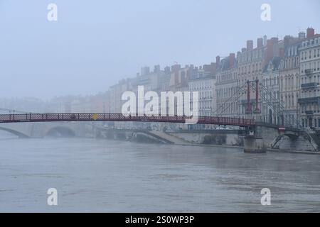 Environment: Pollution of the Saone river, Lyon, France Stock Photo - Alamy
