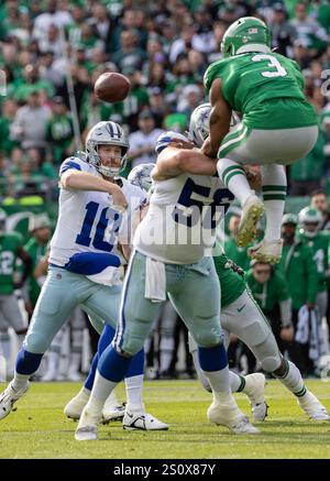 Philadelphia Eagles' Nolan Smith Jr. warms up before an NFL football ...