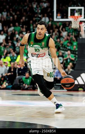Kostas Sloukas (Panathinaikos AKTOR Athens) & Devin Booker (EA7 Emporio ...