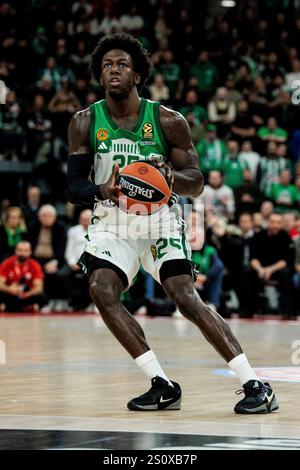25 Kendrick Nunn of Panathinaikos AKTOR Athens competing with 21 ...