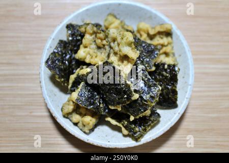 Japanese snack: nori tempura (deep fried seaweed Stock Photo - Alamy
