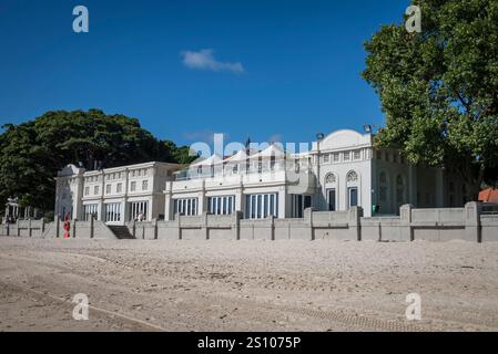 Balmoral Beach Sydney and Bathers Pavilion restaurant in the 1920's ...