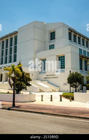 Adams County Circuit Court courthouse in Decatur Indiana Stock Photo ...