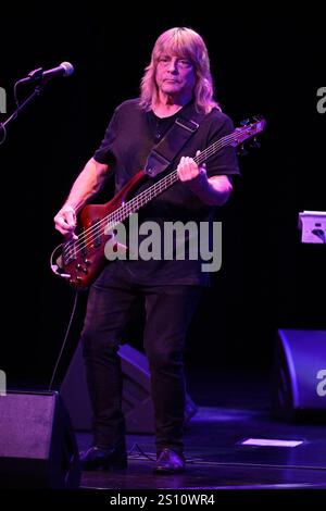 Fort Lauderdale, FL, USA. 29th Sep, 2023. Mary Chapin Carpenter and ...