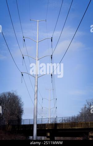 Four way metal power line spacer, Powerline separator, cable spacer and ...