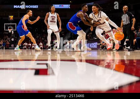 South Carolina guard Jamarii Thomas (6) shoots over Tennessee forward ...