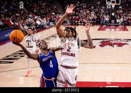 South Carolina guard Zachary Davis (2) brings the ball up court against ...