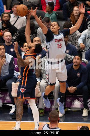 New York Knicks' Mikal Bridges (25) dribbles the ball against Houston ...