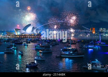 Sydney, Australia. 31 December 2025. Australia anticipates the arrival ...