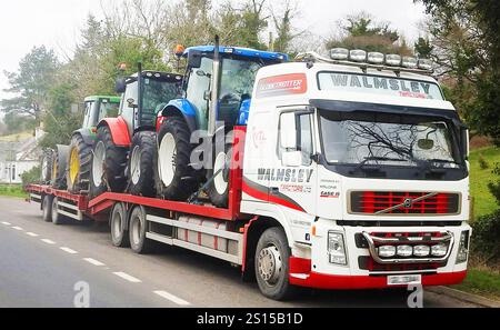 A fully loaded Walmsley Tractors low loader - Volvo Globetrotter Stock ...