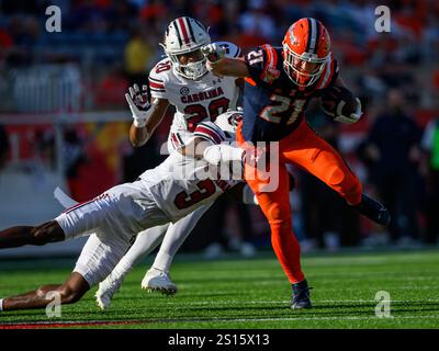 South Carolina defensive back O'Donnell Fortune participates in ...