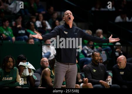 UAB head coach Andy Kennedy instructs his team against North Carolina ...