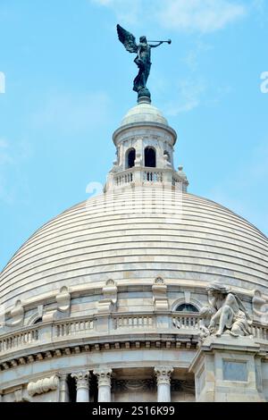 Marble building Victoria Memorial in Kolkata, India Stock Photo - Alamy