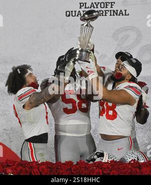 Ohio State defensive lineman Ty Hamilton runs the 40 during the school ...