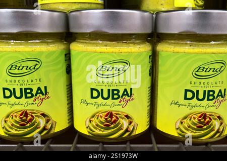 Bind, Chocolate Dubai Style, Pistazien Teigfäden Creme *** Bind ...