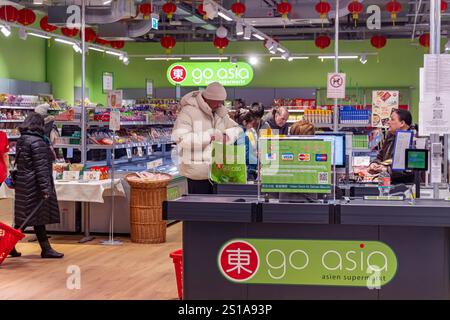 Asia-Supermarkt Go Asia. Einkaufszentrum Königsbau Passagen Stuttgart ...