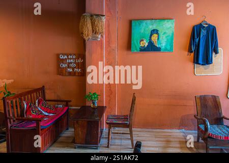 Vietnam, Cao Bang Province, Cao Bang, Toc Ca Phe ethnic café Stock ...