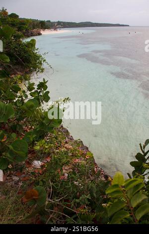 The beautiful tranquil beach at Club Amigo Guardalavaca resort hotel ...