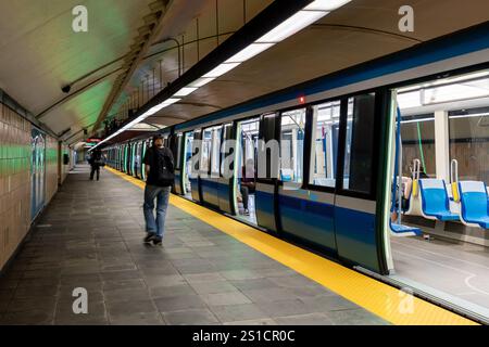 Montreal subway platform. Quebec, Canada Stock Photo - Alamy