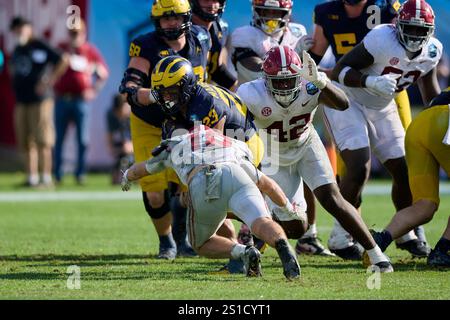 Alabama defensive back Bray Hubbard (18) defends during the first half ...