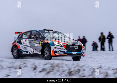 FREISTADT, AUSTRIA - JANUARY 3: Simon Wagner of Austria and Hanna ...