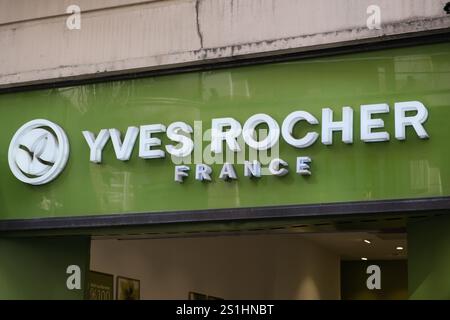 Yves Rocher brand logo store sign Stock Photo - Alamy