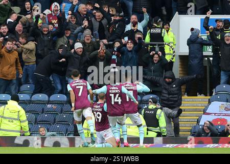 Zian Flemming #19 of Burnley FC holding the Cup during the Sky Bet ...