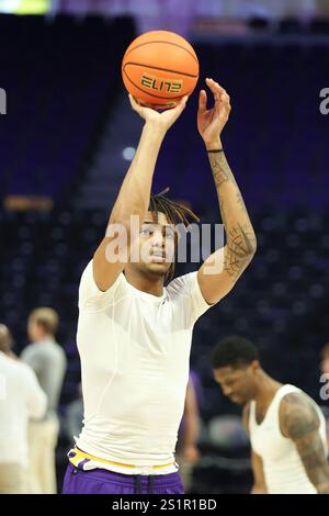 LSU forward Robert Miller III (6) dunks against Florida guard Walter ...