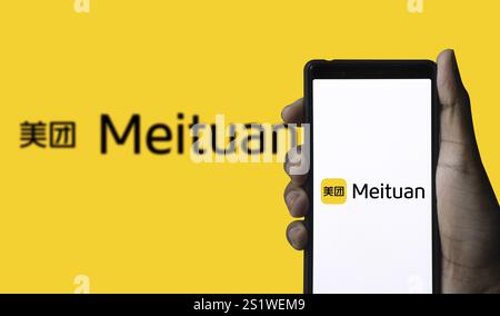 Meituan logo on phone screen stock image Stock Photo - Alamy