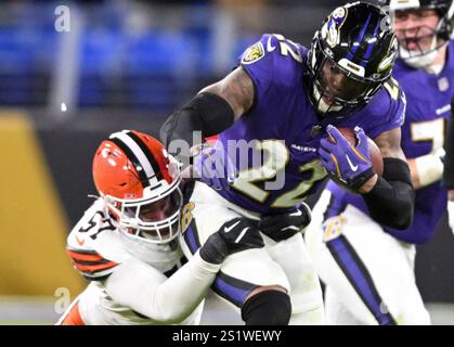 Cleveland Browns defensive end Isaiah McGuire (57) lines up against the ...