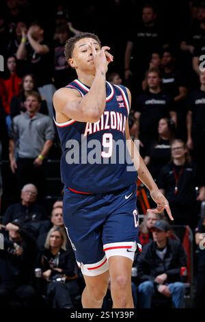 Arizona Wildcats forward Carter Bryant (9) attempts a three pointer in ...