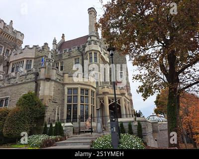 Front entrance to Casa Loma on Austin Terrace in Toronto, Ontario ...