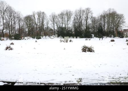 Bolton, England. 5th January 2025. Snow arrived in the Greater ...