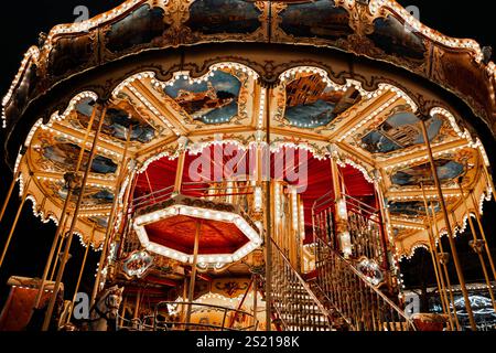 Kopenhagen, Dänemark: Weihnachten in Kopenhagen altes Karussell ...