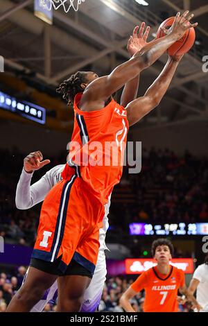 Illinois forward Morez Johnson Jr., center, drives against Kentucky in ...