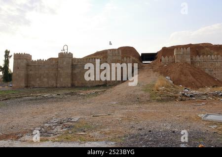 Nineveh (Nineve) Wall, Adad Gate in Mosul, Mossul, Iraq Stock Photo - Alamy