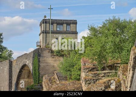 Ruine, Brückenkopf ehemalige Hindenburgbrücke, Rüdesheim am Rhein ...
