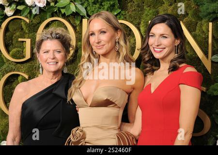 Julie Glaser, Nikki Glaser und Lauren Green bei der Verleihung der 82 ...