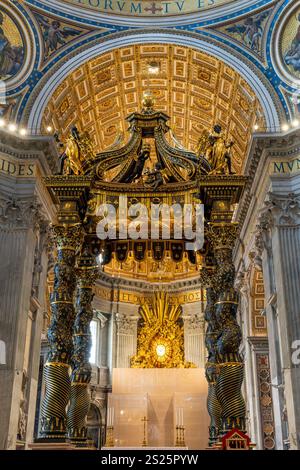 Bernini's Baldachin in St. Peter's Basilica, Vatican City, Rome, Italy Stock Photo - Alamy