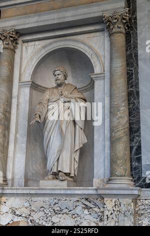 Saint Peter Basilica narthex portico, barrel vault with gilded ornate ...